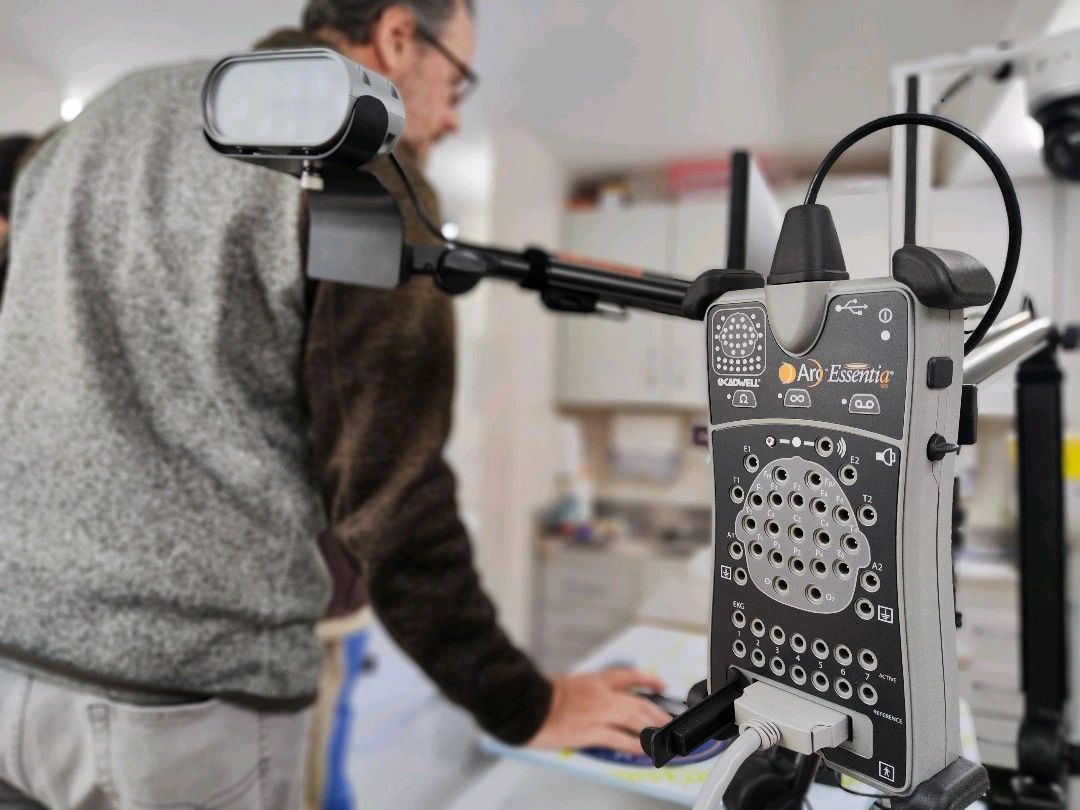 Entrega y capacitación de sistema EEG Arc Essentia - RCTEC